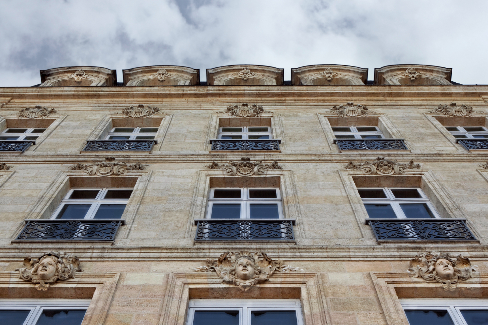 How does damp effect listed buildings? Find out more about damp ...